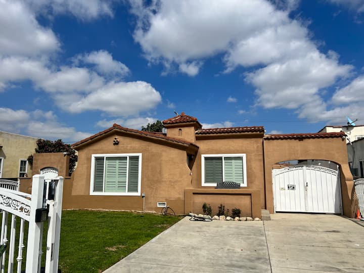 Casa Luna - Downey, CA