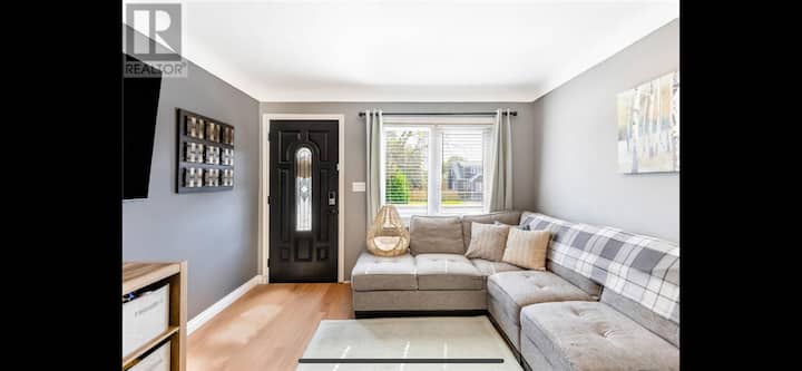 Bedroom In Shared House With Shared Bathroom. - Gran Sudbury
