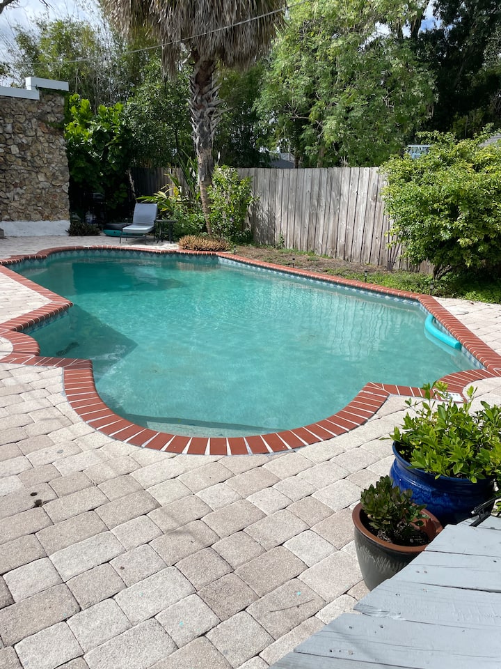 Charming Guesthouse In Urban Oasis. - Tampa, FL