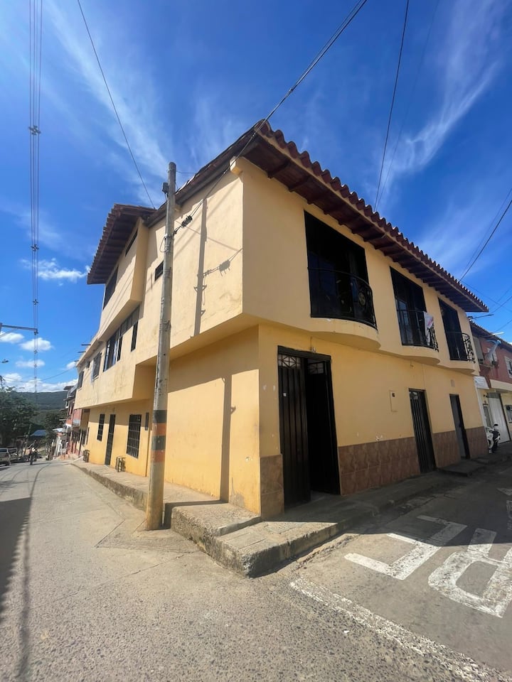 Espectacular Casa - Curiti