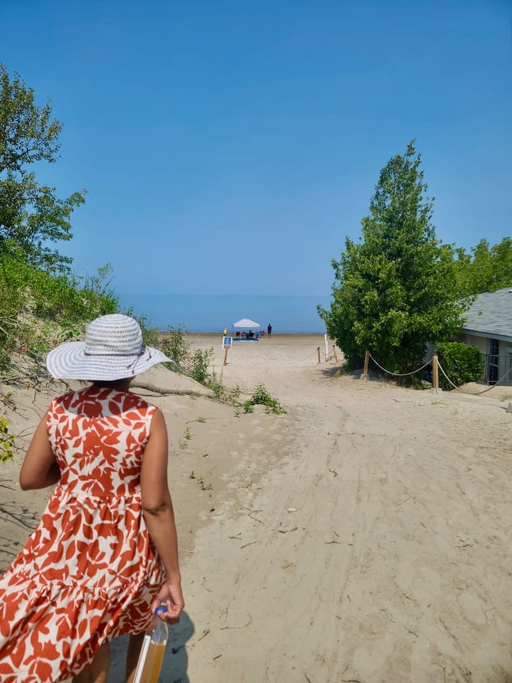 Modern Home 1 Min Walk To Wasaga Beach - 沃薩加比奇