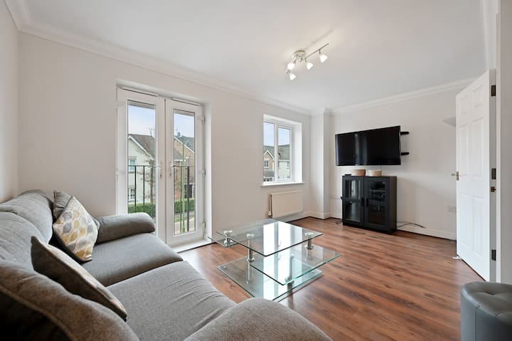 Modern Townhouse. Nr Studios, Station With Parking - Harrow