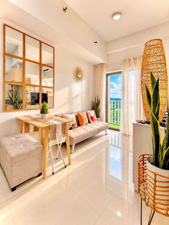 Iloilo Getaways | Sunset Balcony | Pool | Fastwifi - Iloilo City