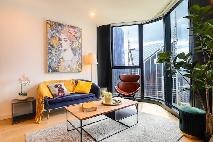 Elegant 2br 1ba Apartment | Prime Cbd Location - Melbourne