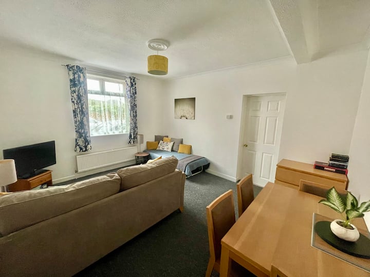 Spacious Garden Flat Near To Shoreline - Southsea