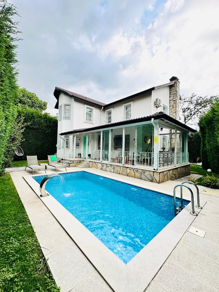 Villa With Heated Pool In Sapanca Sofhan Kırkpınar - Sapanca