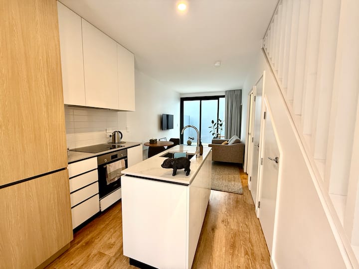Stylish 2 Beds Townhouse In Central (Free Parking) - Northland