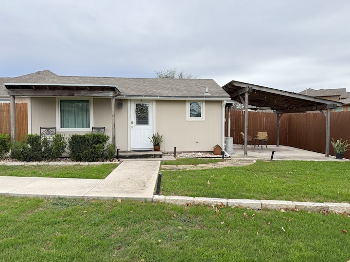 Lacey Cottage - Round Rock, TX