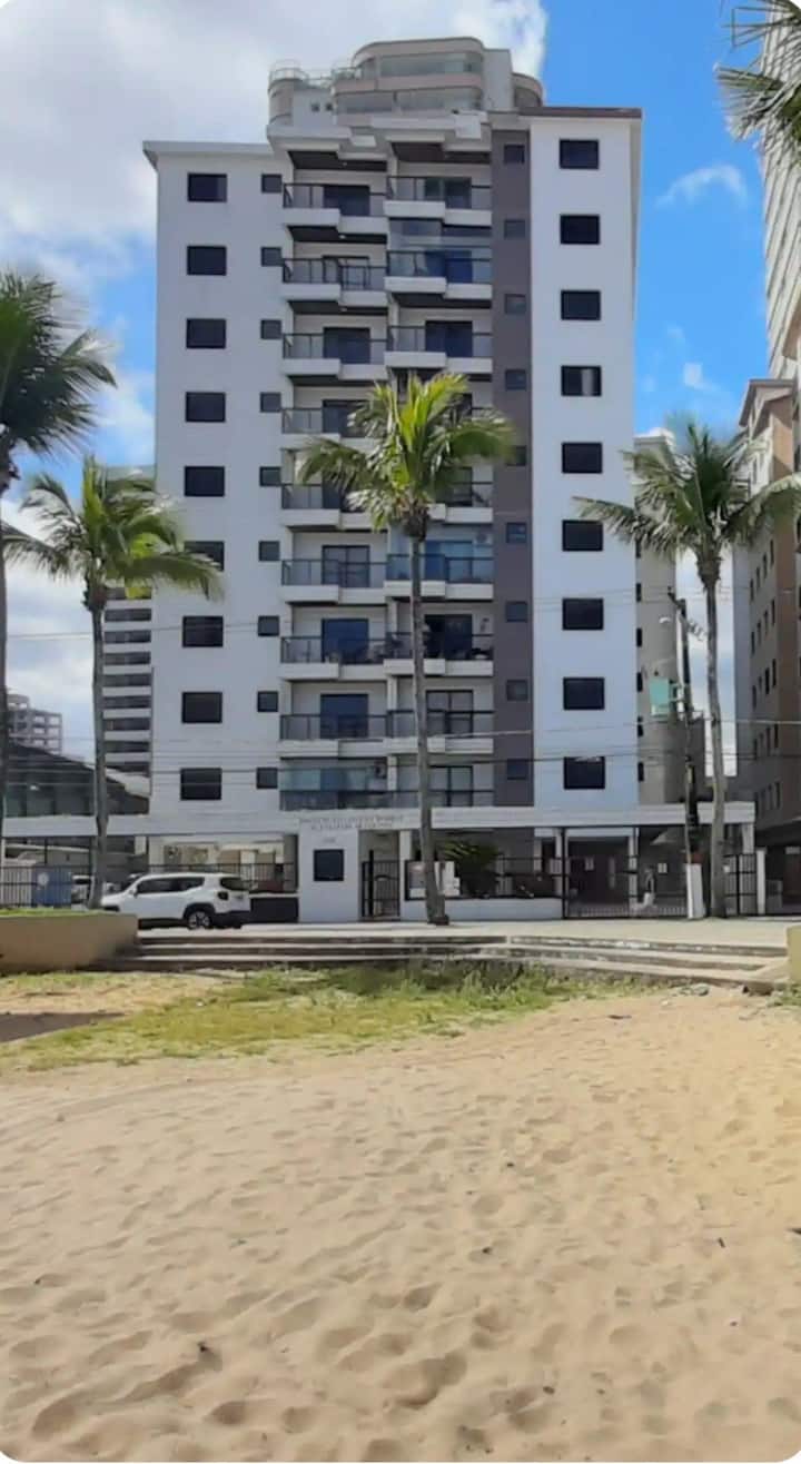 Apto P. Grande/ Guilhermina-
Pé Na Areia, 1 Vaga - Praia Grande