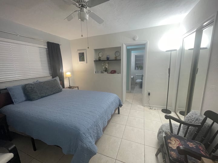 Peaceful Private Bedroom W/ac & Heating + Bathroom - Tampa, FL