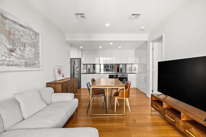 Sunny Apartment 2br&2ba&2pk At Heart Of Canberra - Canberra