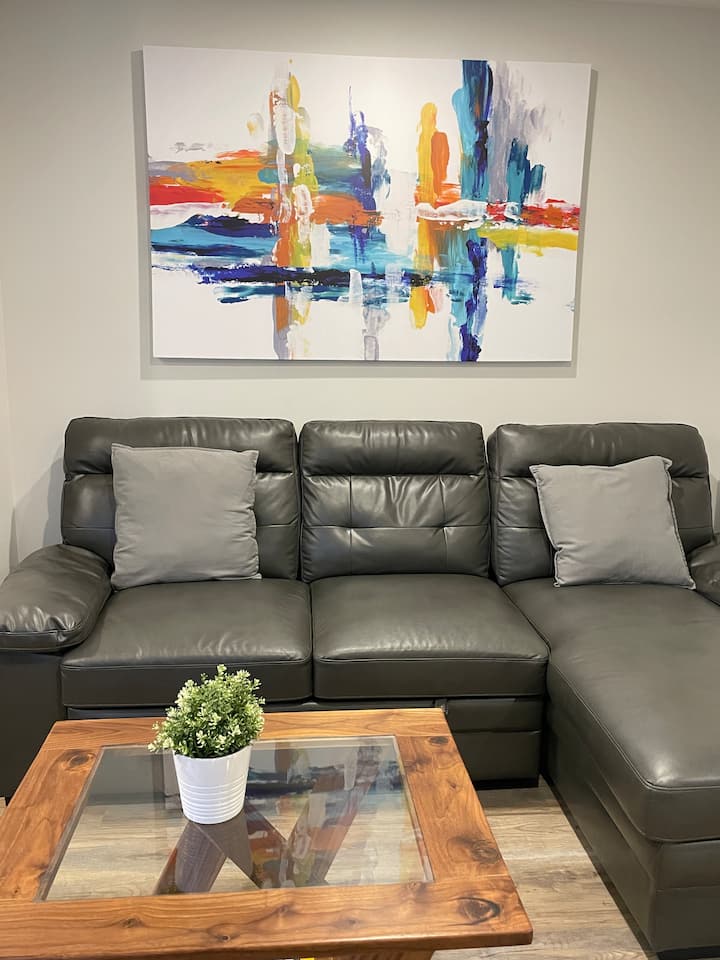 Mountain View Condo/2bdrm/pool/ Close To Downtown - Canmore