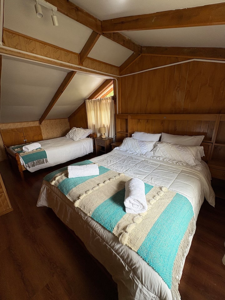 Habitación Con Cama Doble Y Cama Individual - Futaleufú