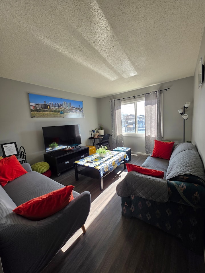 Cozy Upper Unit Duplex #Bl263518 - Calgary