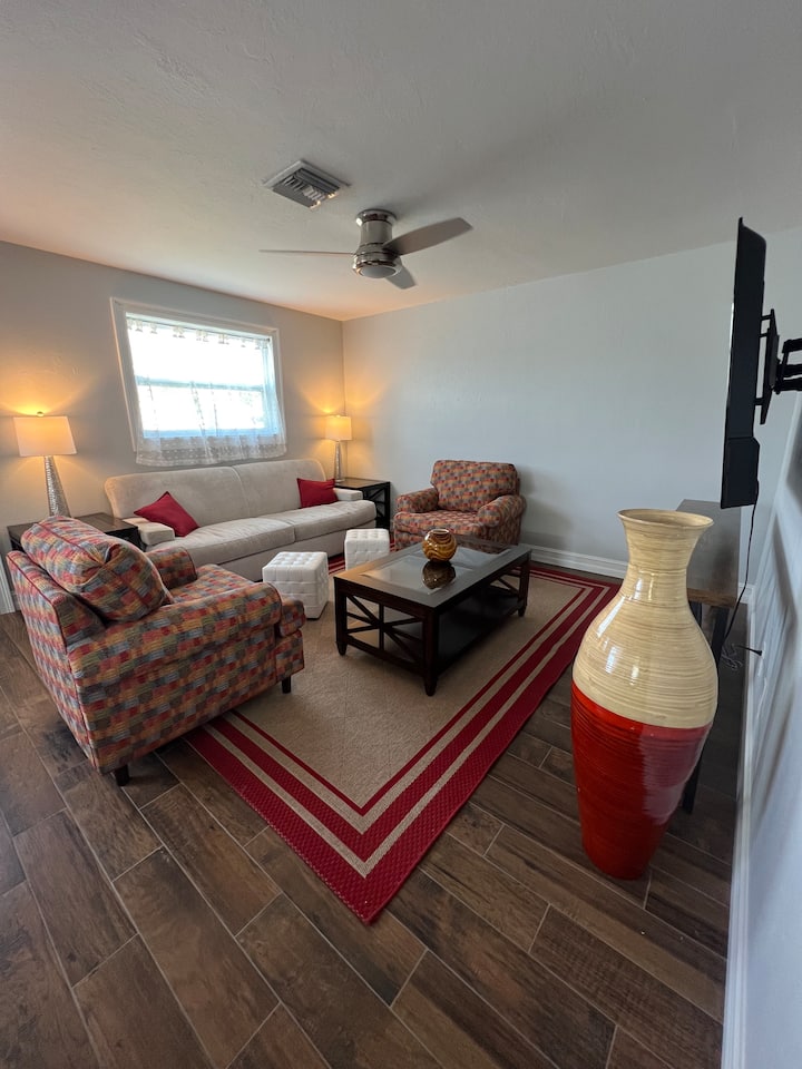 Lovely Bayshore 3/2 All New! - Naples