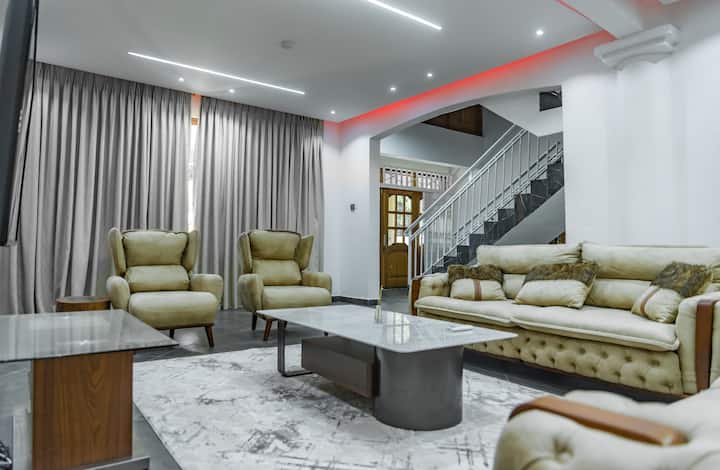 Luxury 5 Bed Villa With Hot Tub In Cantonments - Accra