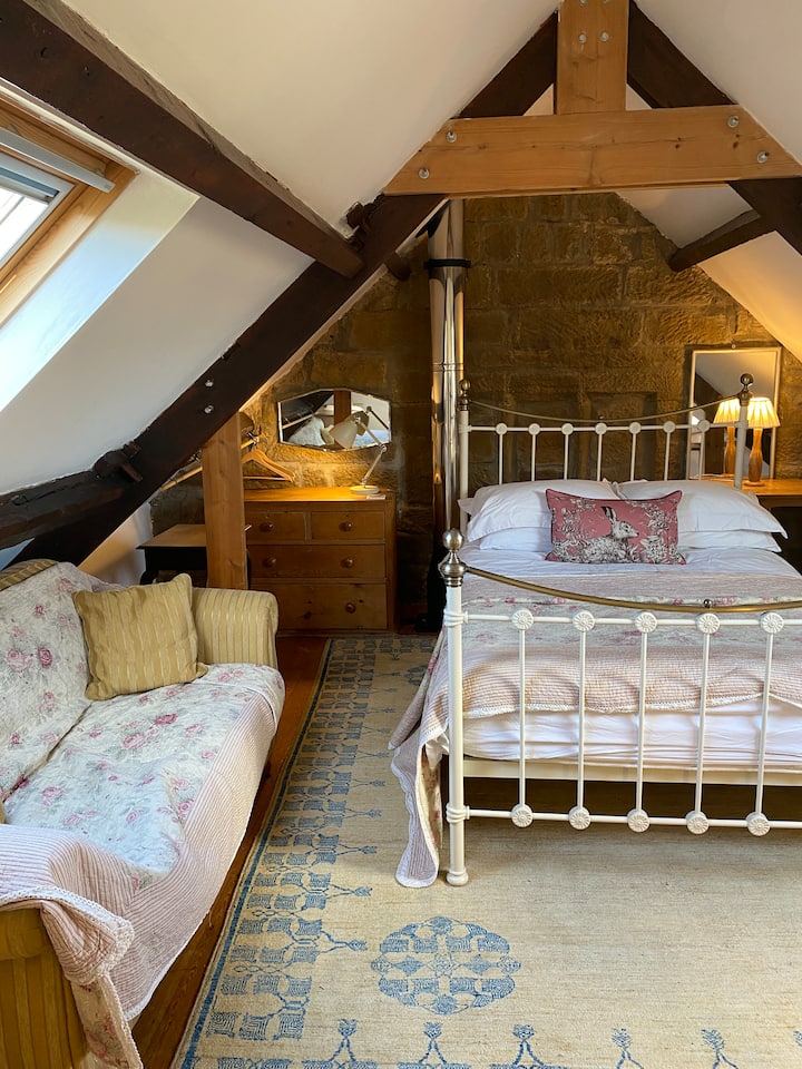 Daffodil Cottage Fryup - Danby Castle Barn Wedding Venue