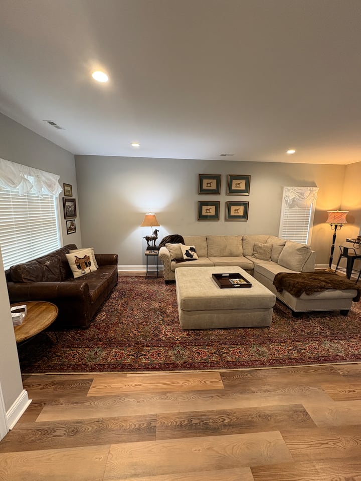 Luxury Lynchburg Townhome With Mountain Views - Virginia