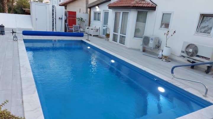 הכוכב אצל רחלי ויוסי - Eilat