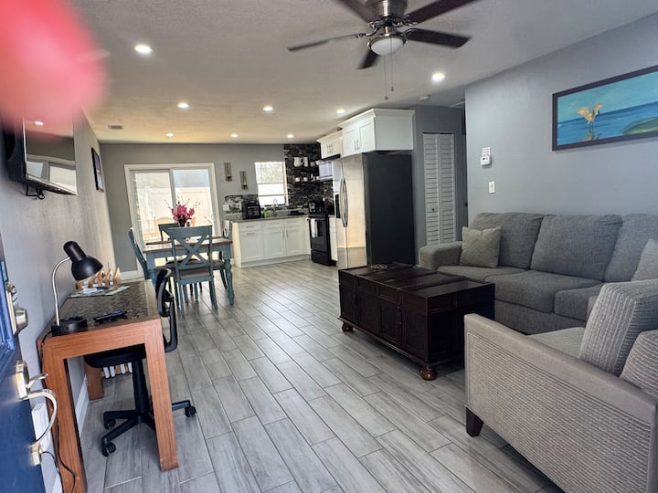 River Hills Home! Down Town 3 Mins Away! - New Port Richey