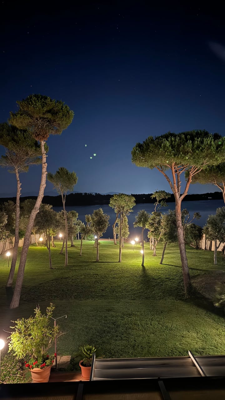 Lake And Beach-front Villa - Sabaudia