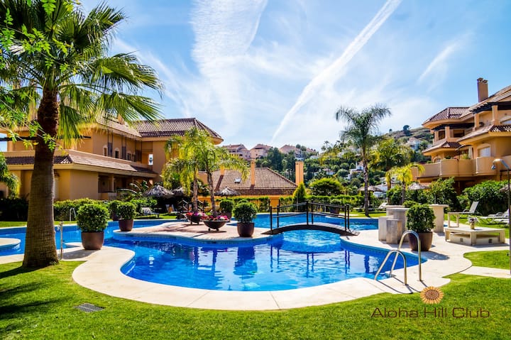 Appartement Luxe 2 Ch, Piscine, Spa & Garage - Marbella