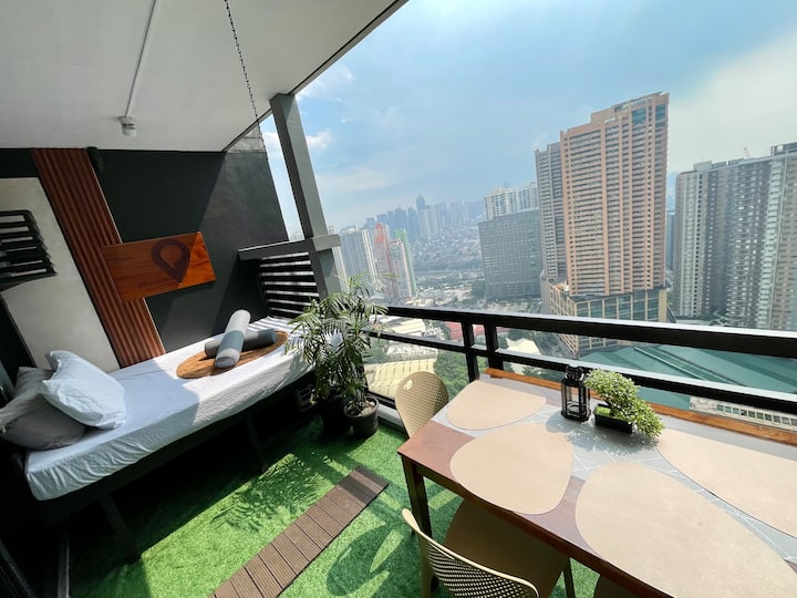The Grand Balcony Escape W/free Parking & Videoke - Pasig