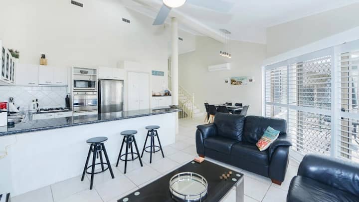 Watermark Apartments - Close To The Beach - Central Coast