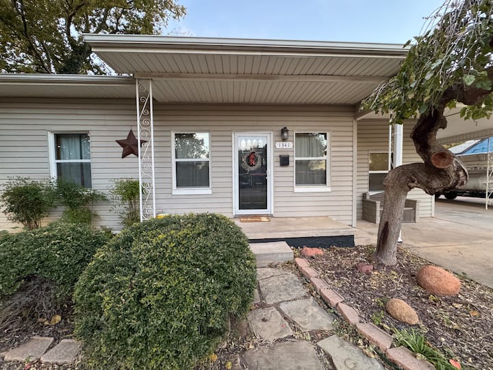 Extended Stay Retreat! - Lawton, OK