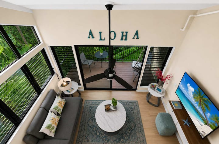 Coral Cove- Ocean View, Pool, Hot Tub, & King Bed! - Maui