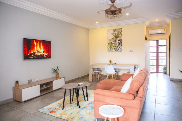 Great Location! 2-bedroom + Pool | East Legon - Accra