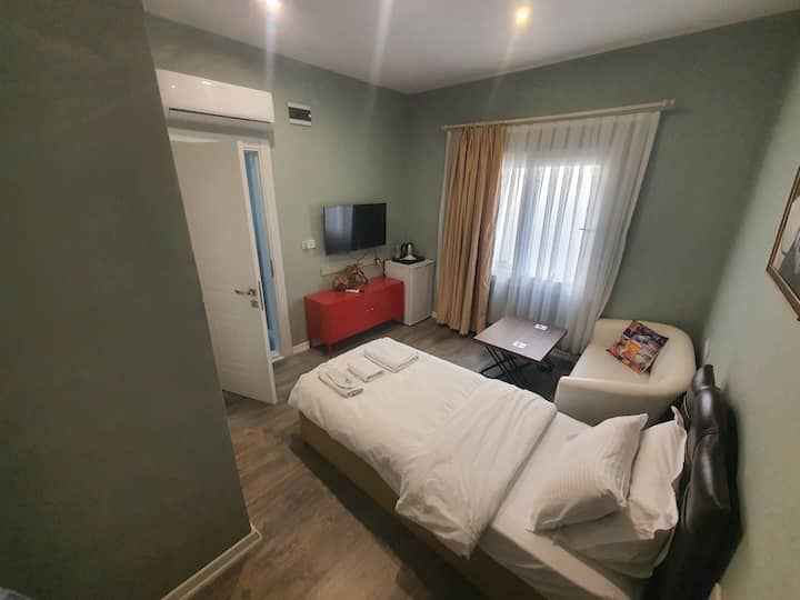 Ekonomik Sıcak Eviniz Gibi - Alsancak