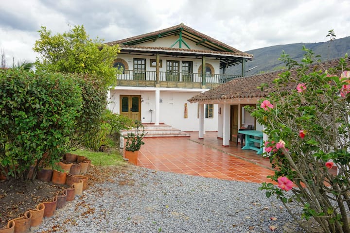 Hermosa Villa Familiar A 4 Min De Pueblo Con Vista - Villa de Leyva