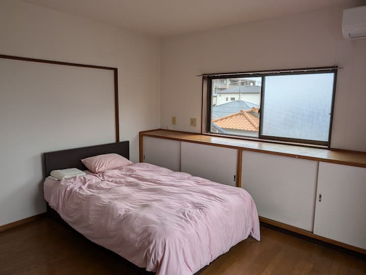 Em-pb2【ペット可】13.3㎡。広い洋室。日当たり最高。2名予約はセミダブルベッド１台 - Funabashi