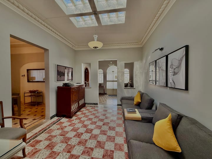 50’s House With Patio, Bathtub & Private Parking - Puebla