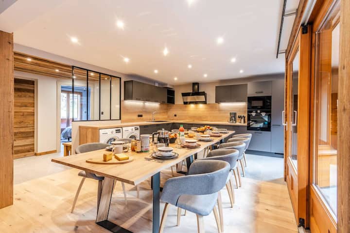Irresistible Large Duplex In Morzine Center - Morzine