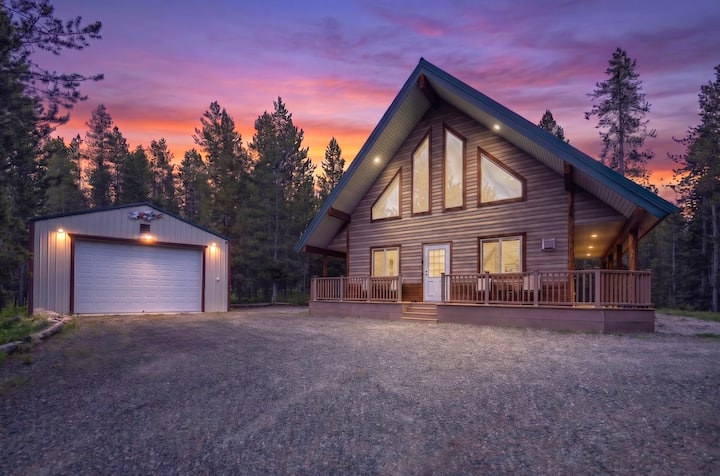Kabino: Hot Tub Dog Friendly Foosball Fire Pit Smarttv Wifi - Island Park, ID