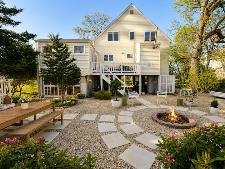 Coastal Cottage - Riverhead, NY