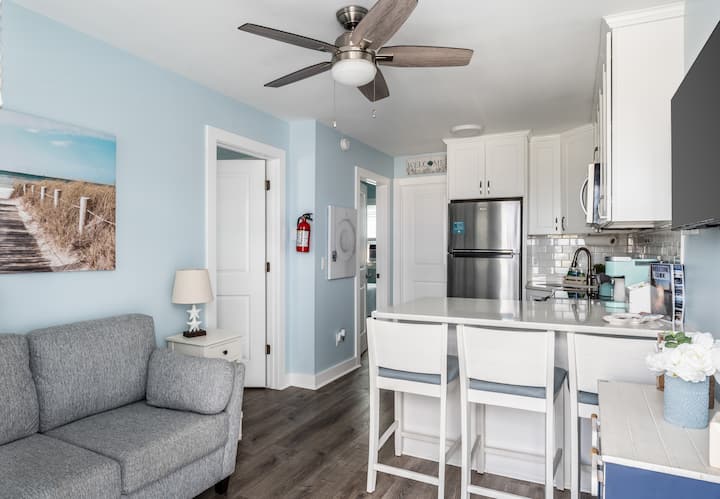 Cozy Poolside Hideaway 2 Blocks To Beach - Seaside Heights, NJ