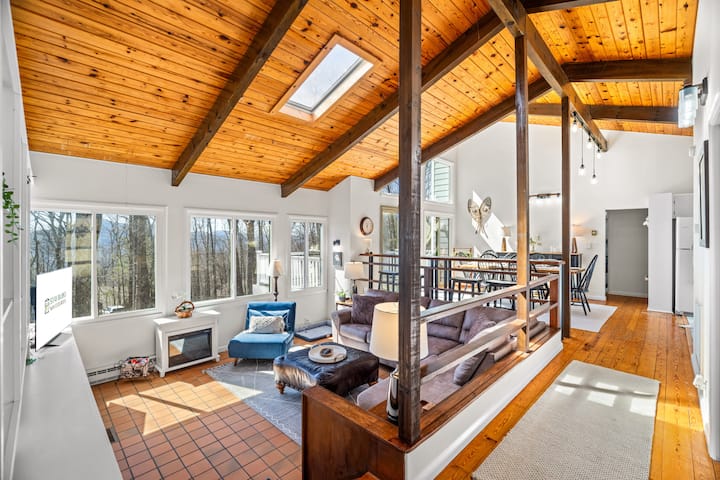 Designer Look: Mountain View Pool Tennis One Level - Wintergreen, VA