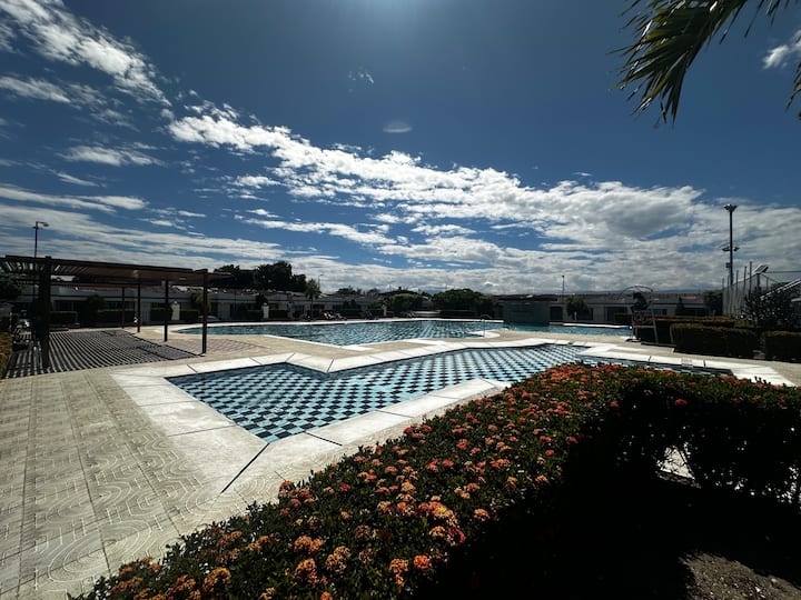 Descansa Y Relájate, Cómoda Casa En Condominio - Girardot