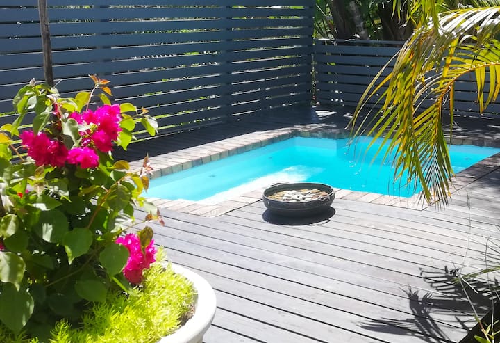 Modern Affordable Outdoor Oasis + Solar Energy! - Plettenberg Bay