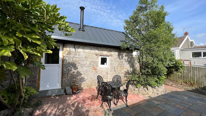 Surf Cottage - Quirky Tiny Home - Mumbles