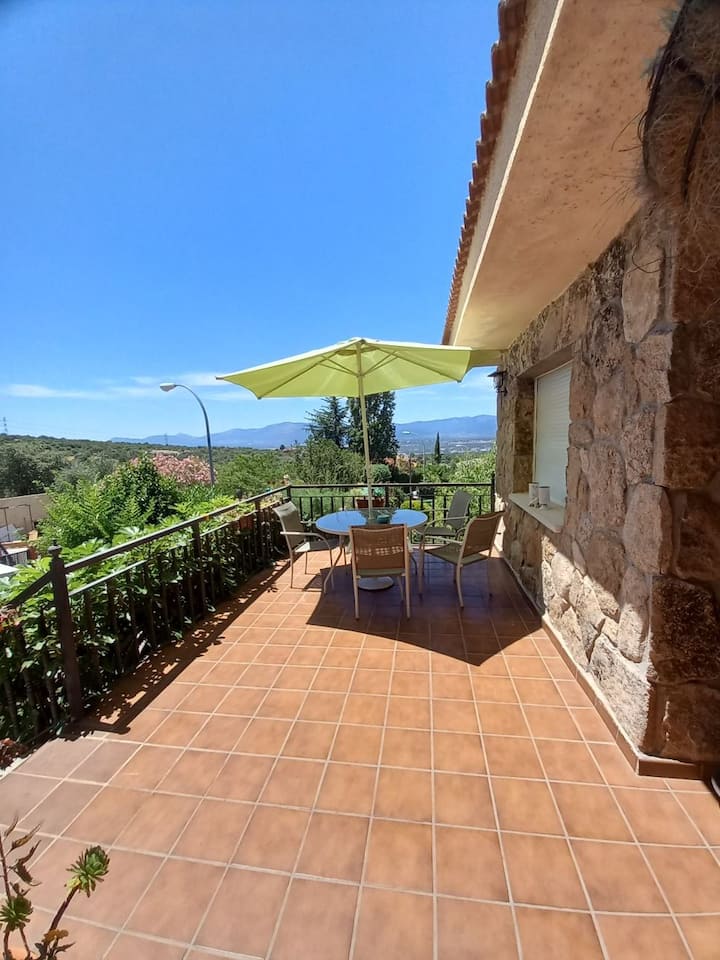 Grupos, Flias, Casa Pipa Compartida/ Anfitriones - Navacerrada