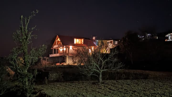 Group Stay Snow View Mukteswar 5br+cook+caretaker - Mukteshwar