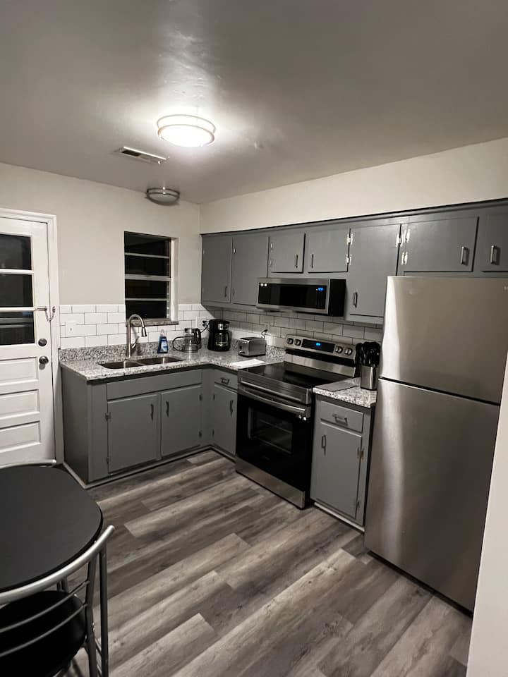 Cozy Place By The Beach - Norfolk, VA