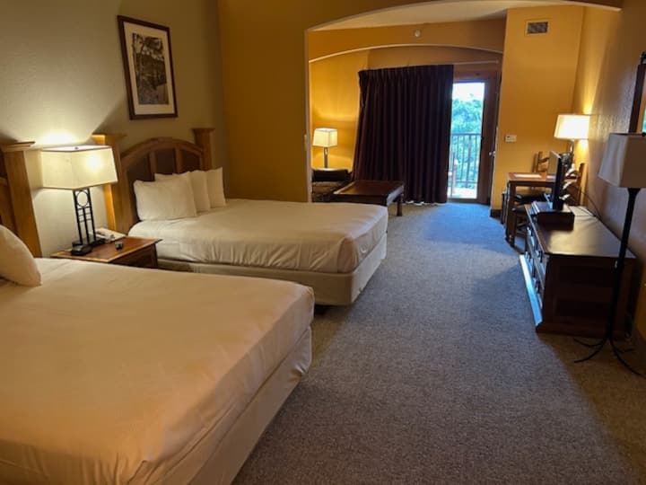 2 Queen Jr Ste River/nature View - Wisconsin Dells, WI