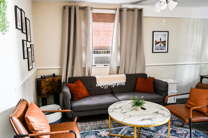 Walk Downtown, Charming 2 Bdrm Retreat W Balcony - St. Augustine, FL