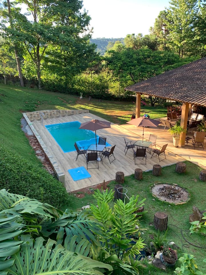 Casa Familiar C/ Piscina | 4 Suítes - Águas de Lindoia