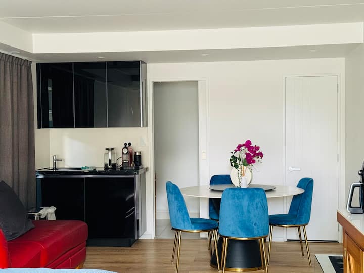 Brand New With Seafront Access - Wellington